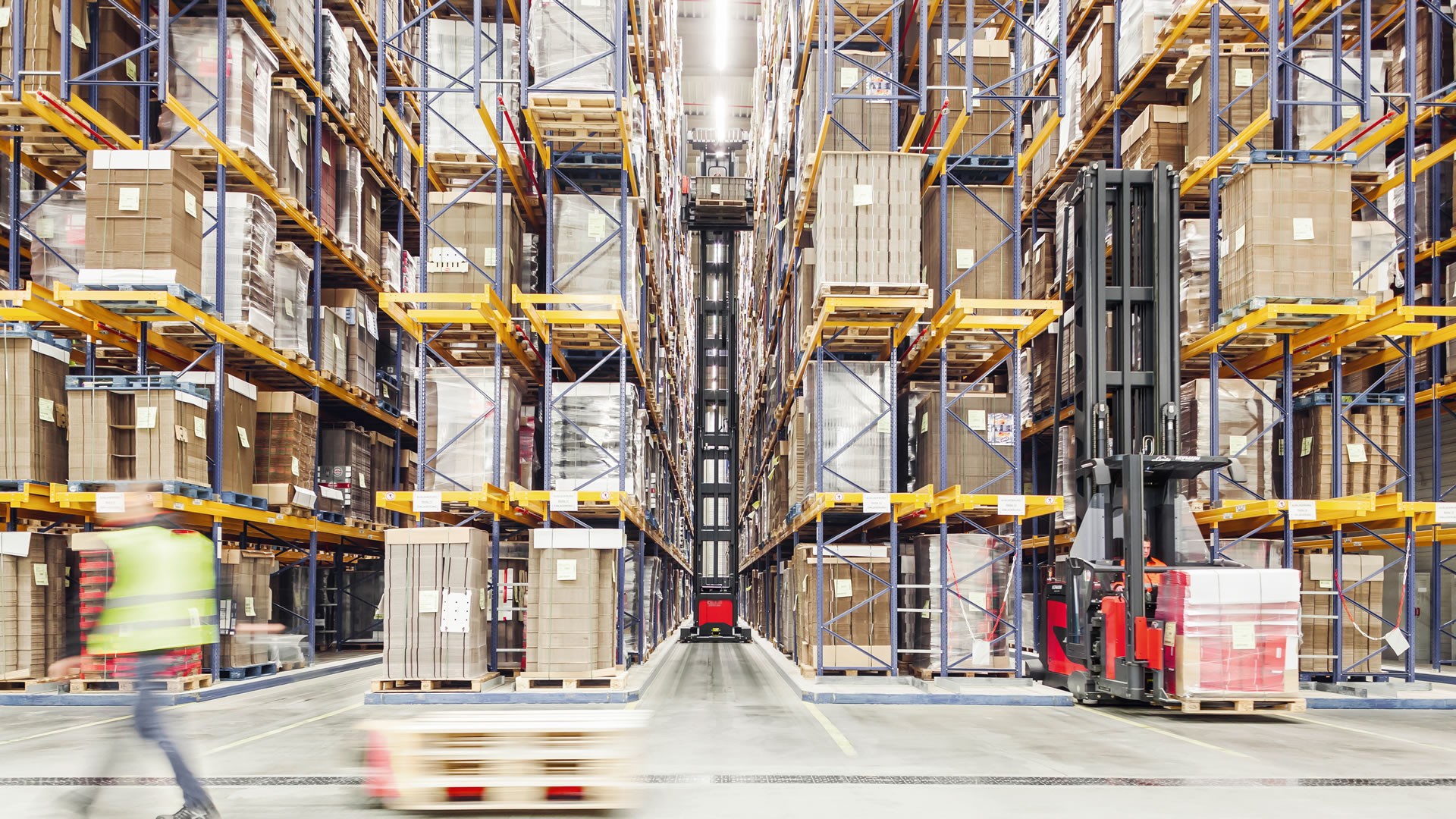 Wózki widłowe VNA | Linde Material Handling